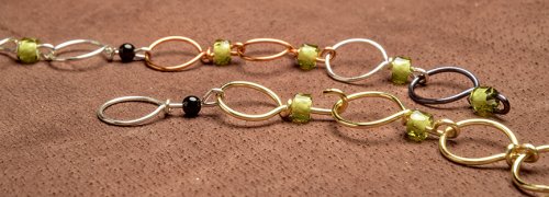Circle Link Beaded Chain Necklace | Contemporary Wire Jewelry
