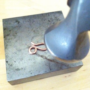 FREE Pattern: How to Make a Wire Hook Clasp | Jewelry Making Blog ...